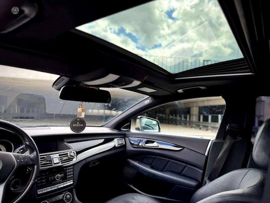 Melns Mercedes-Benz CLS 350 2011 Viļņa, ar dzinēja tilpumu 3.00 L un nobraukumu 300 tūkst. km par 12000 €, foto 20 vietnē AUTOMOTO.COM.LV