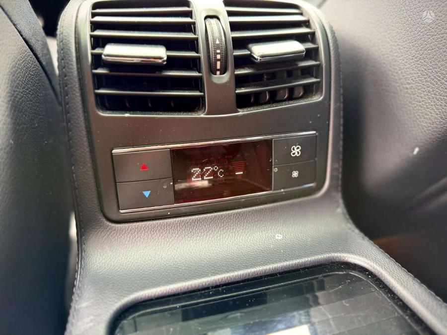 Melns Mercedes-Benz CLS 350 2011 Viļņa, ar dzinēja tilpumu 3.00 L un nobraukumu 300 tūkst. km par 12000 €, foto 31 vietnē AUTOMOTO.COM.LV
