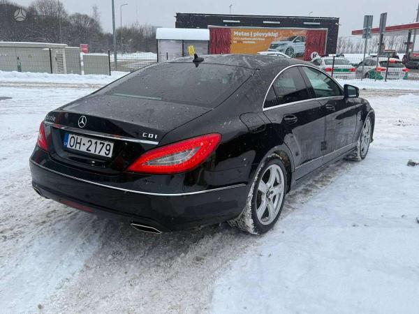Melns Mercedes-Benz CLS 350 2012 Viļņa, ar dzinēja tilpumu 0.00 L un nobraukumu 290 tūkst. km par 11000 €, foto 3 vietnē AUTOMOTO.COM.LV