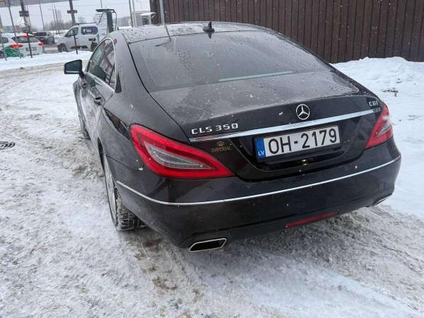 Melns Mercedes-Benz CLS 350 2012 Viļņa, ar dzinēja tilpumu 0.00 L un nobraukumu 290 tūkst. km par 11000 €, foto 5 vietnē AUTOMOTO.COM.LV