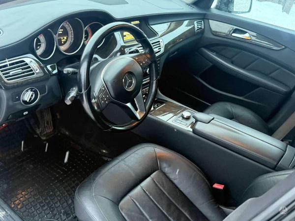 Melns Mercedes-Benz CLS 350 2012 Viļņa, ar dzinēja tilpumu 0.00 L un nobraukumu 290 tūkst. km par 11000 €, foto 7 vietnē AUTOMOTO.COM.LV