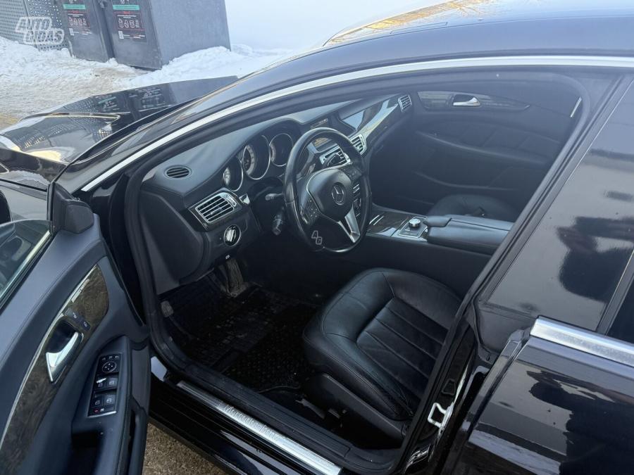 Black Mercedes-Benz CLS 350 2012 in Vilnius, with an engine capacity of 3.50 L and mileage of 280 thousand km for 11500 €, photo 12 on AUTOMOTO.COM.LV