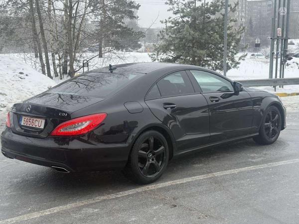 Black Mercedes-Benz CLS 350 2012 in Vilnius, with an engine capacity of 3.50 L and mileage of 290 thousand km for 12500 €, photo 5 on AUTOMOTO.COM.LV