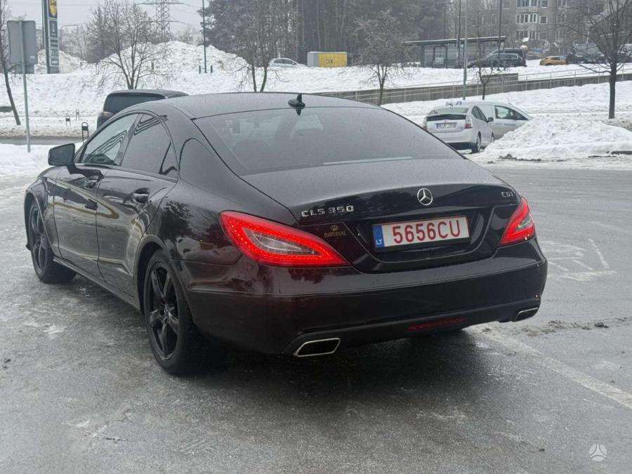 Melns Mercedes-Benz CLS 350 2012 Viļņa, ar dzinēja tilpumu 3.50 L un nobraukumu 290 tūkst. km par 12500 €, foto 7 vietnē AUTOMOTO.COM.LV
