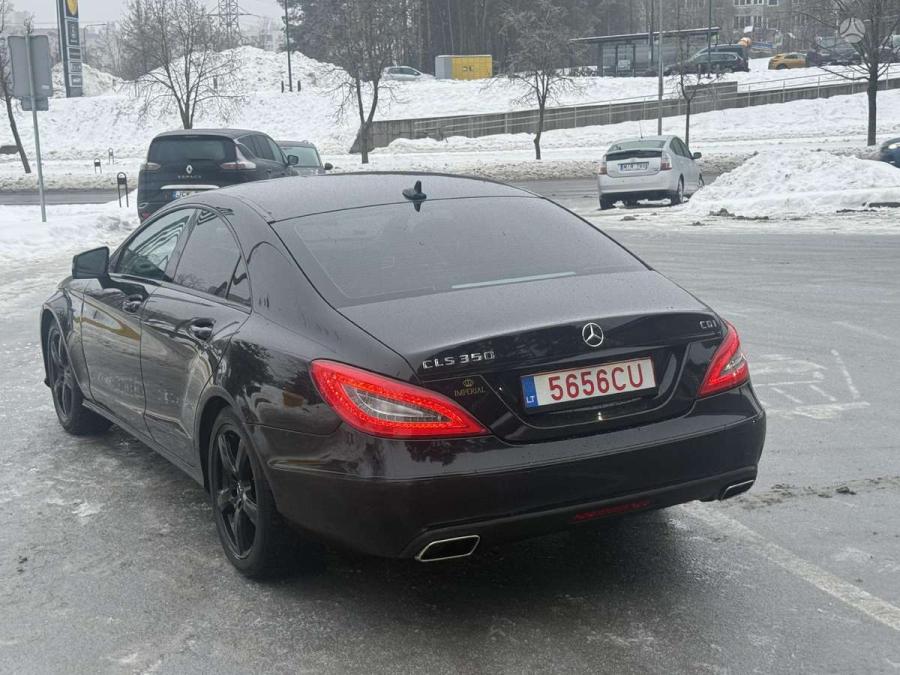 Melns Mercedes-Benz CLS 350 2012 Viļņa, ar dzinēja tilpumu 3.50 L un nobraukumu 290 tūkst. km par 12500 €, foto 8 vietnē AUTOMOTO.COM.LV