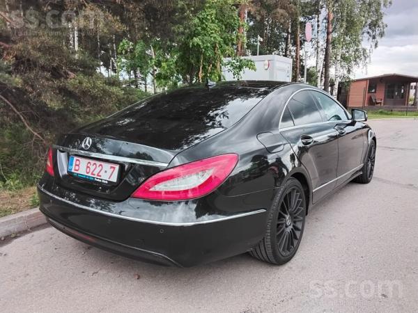 Black Mercedes-Benz CLS 350 2012 in Riga, with an engine capacity of 3.00 L and mileage of 320 thousand km for 10850 €, photo 4 on AUTOMOTO.COM.LV