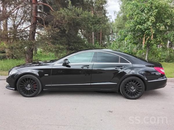 Black Mercedes-Benz CLS 350 2012 in Riga, with an engine capacity of 3.00 L and mileage of 320 thousand km for 10850 €, photo 5 on AUTOMOTO.COM.LV