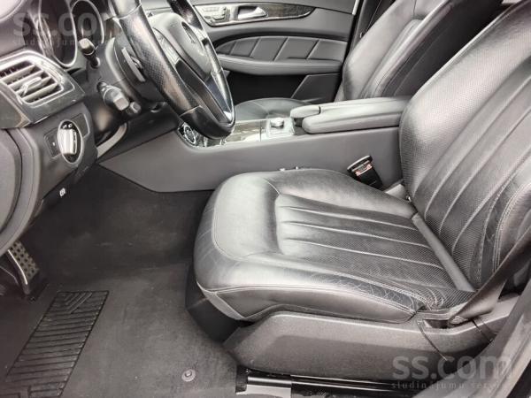 Black Mercedes-Benz CLS 350 2012 in Riga, with an engine capacity of 3.00 L and mileage of 320 thousand km for 10850 €, photo 9 on AUTOMOTO.COM.LV