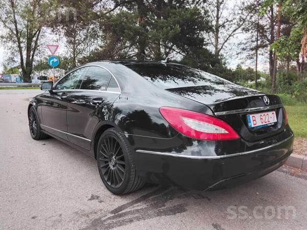 Melns Mercedes-Benz CLS 350 2012 Rīga, ar dzinēja tilpumu 3.00 L un nobraukumu 320 tūkst. km par 10850 €, foto 3 vietnē AUTOMOTO.COM.LV