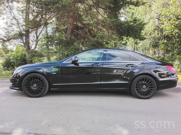 Black Mercedes-Benz CLS 350 2012 in Riga, with an engine capacity of 3.00 L and mileage of 320 thousand km for 11850 €, photo 5 on AUTOMOTO.COM.LV
