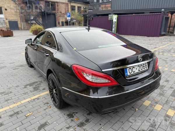 Melns Mercedes-Benz CLS 350 2012 Rīga, ar dzinēja tilpumu 3.00 L un nobraukumu 298 tūkst. km par 12300 €, foto 4 vietnē AUTOMOTO.COM.LV