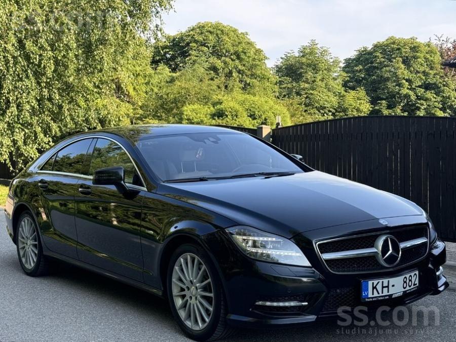 Black Mercedes-Benz CLS 350 2012 in Riga, with an engine capacity of 3.00 L and mileage of 278 thousand km for 10900 €, photo 4 on AUTOMOTO.COM.LV