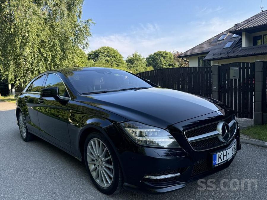 Black Mercedes-Benz CLS 350 2012 in Riga, with an engine capacity of 3.00 L and mileage of 278 thousand km for 10900 €, photo 5 on AUTOMOTO.COM.LV