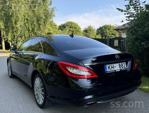 Black Mercedes-Benz CLS 350 2012 in Riga, with an engine capacity of 3.00 L and mileage of 278 thousand km for 10900 €, photo 7 on AUTOMOTO.COM.LV