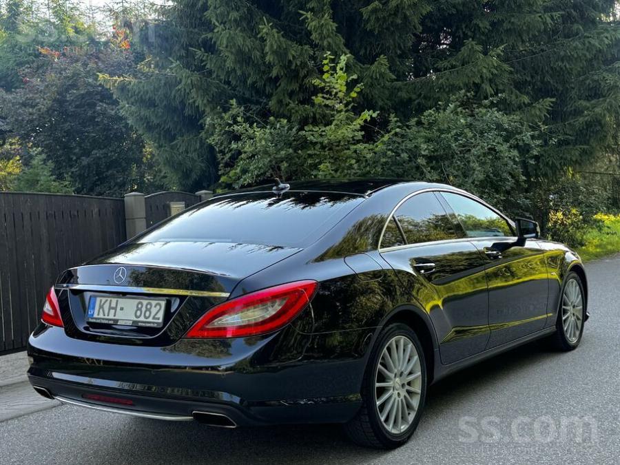 Black Mercedes-Benz CLS 350 2012 in Riga, with an engine capacity of 3.00 L and mileage of 278 thousand km for 10900 €, photo 8 on AUTOMOTO.COM.LV