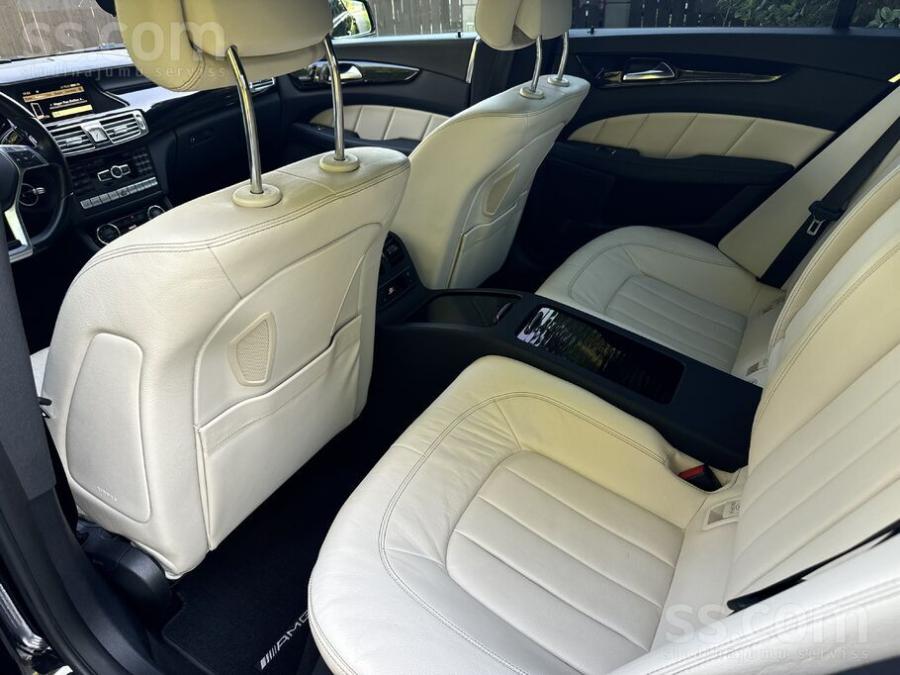 Black Mercedes-Benz CLS 350 2012 in Riga, with an engine capacity of 3.00 L and mileage of 278 thousand km for 10900 €, photo 11 on AUTOMOTO.COM.LV