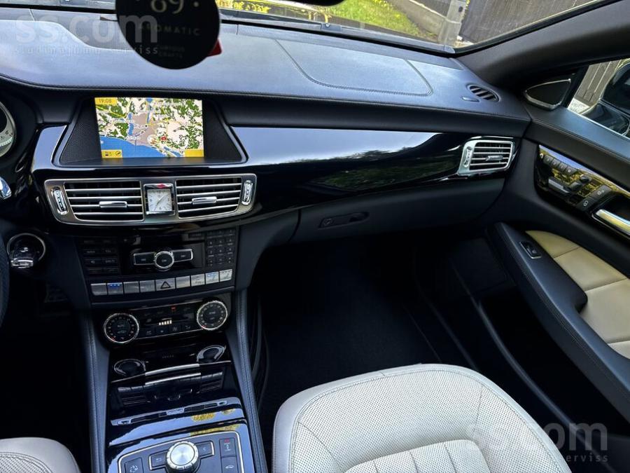 Black Mercedes-Benz CLS 350 2012 in Riga, with an engine capacity of 3.00 L and mileage of 278 thousand km for 10900 €, photo 19 on AUTOMOTO.COM.LV