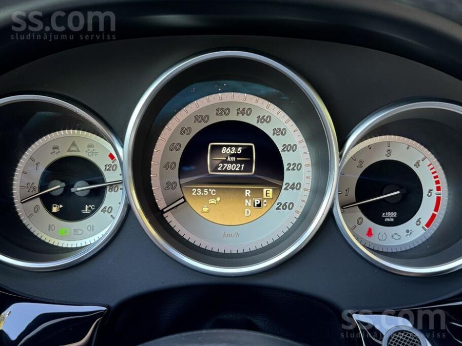 Black Mercedes-Benz CLS 350 2012 in Riga, with an engine capacity of 3.00 L and mileage of 278 thousand km for 10900 €, photo 24 on AUTOMOTO.COM.LV