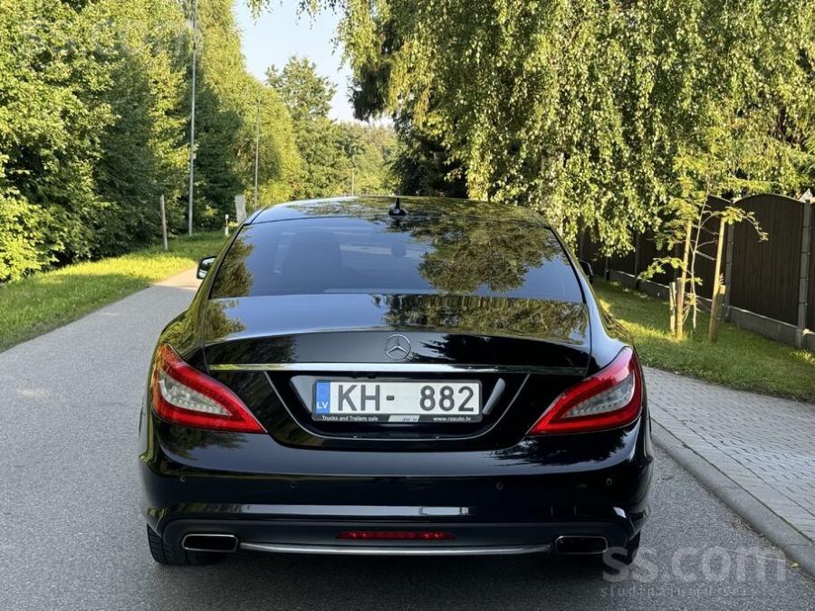 Black Mercedes-Benz CLS 350 2012 in Riga, with an engine capacity of 3.00 L and mileage of 278 thousand km for 10900 €, photo 26 on AUTOMOTO.COM.LV