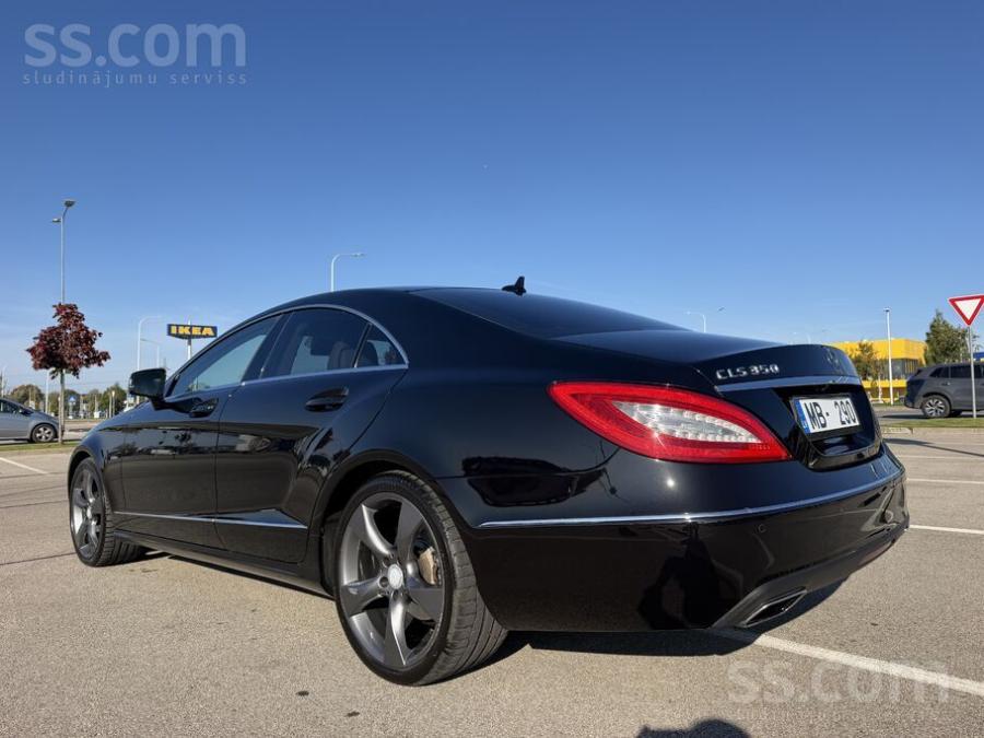 Black Mercedes-Benz CLS 350 2012 in Riga, with an engine capacity of 3.00 L and mileage of 190 thousand km for 10500 €, photo 4 on AUTOMOTO.COM.LV