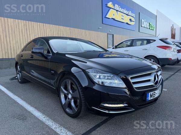 Melns Mercedes-Benz CLS 350 2012 Rīga, ar dzinēja tilpumu 3.00 L un nobraukumu 190 tūkst. km par 10500 €, foto 7 vietnē AUTOMOTO.COM.LV
