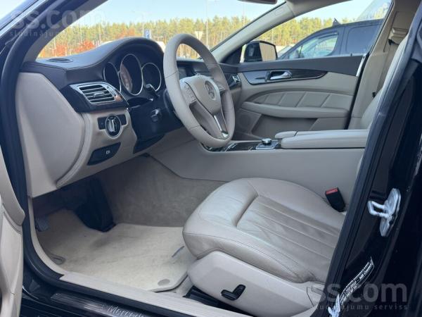 Melns Mercedes-Benz CLS 350 2012 Rīga, ar dzinēja tilpumu 3.00 L un nobraukumu 190 tūkst. km par 10500 €, foto 10 vietnē AUTOMOTO.COM.LV