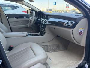 Black Mercedes-Benz CLS 350 2012 in Riga, with an engine capacity of 3.00 L and mileage of 190 thousand km for 10500 €, photo 15 on AUTOMOTO.COM.LV