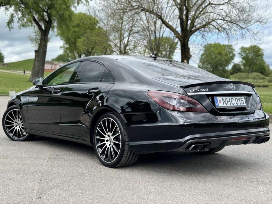 Black Mercedes-Benz CLS 350 2014 in Kaunas, with an engine capacity of 3.00 L and mileage of 95 thousand km for 23900 €, photo 10 on AUTOMOTO.COM.LV