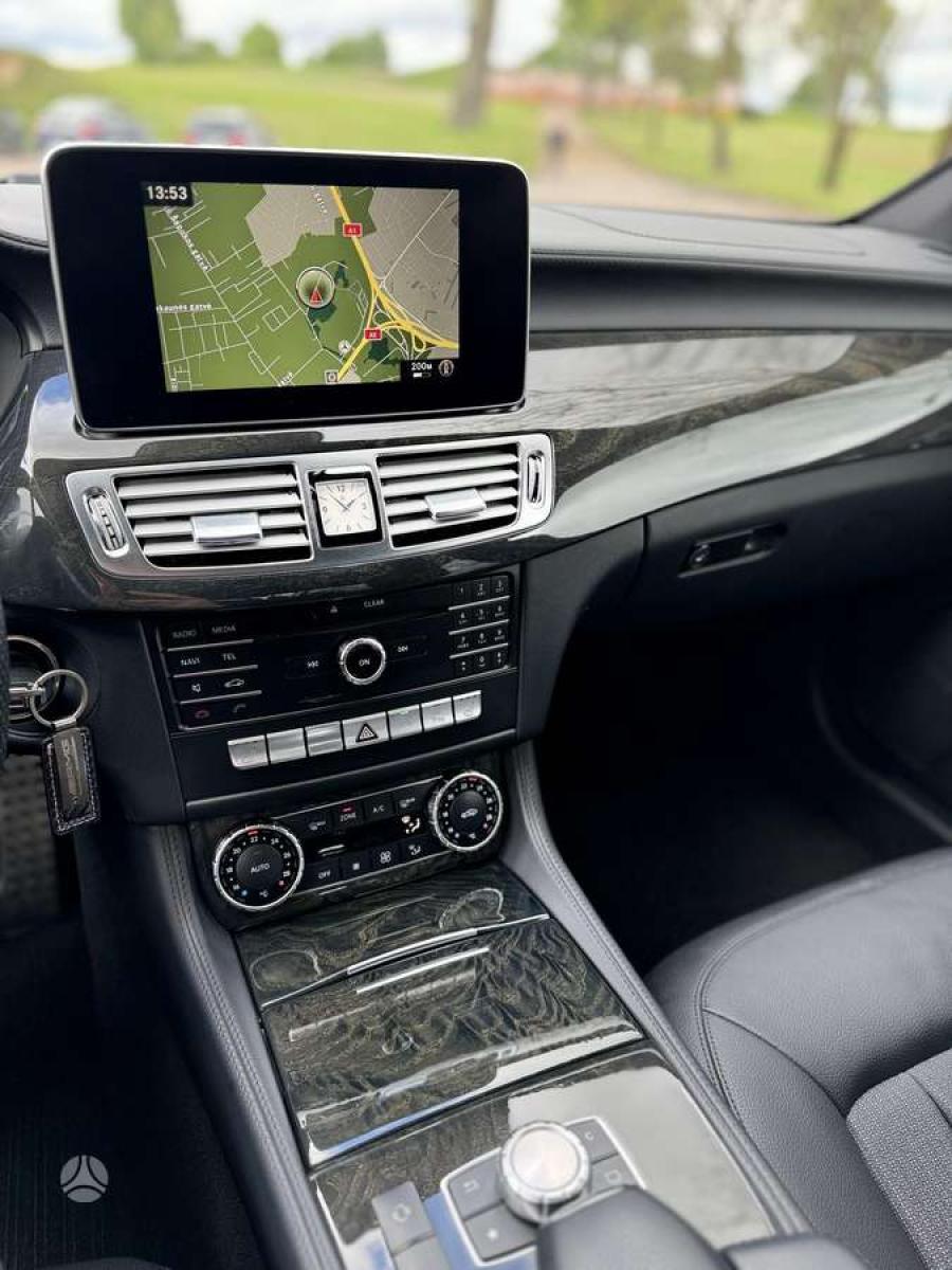 Black Mercedes-Benz CLS 350 2014 in Kaunas, with an engine capacity of 3.00 L and mileage of 95 thousand km for 23900 €, photo 22 on AUTOMOTO.COM.LV