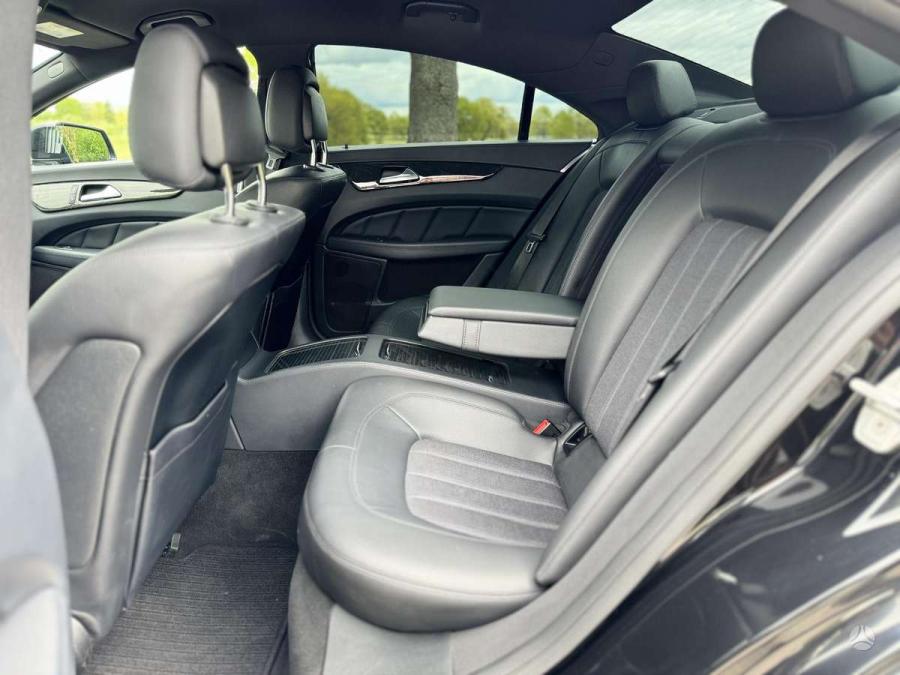 Black Mercedes-Benz CLS 350 2014 in Kaunas, with an engine capacity of 3.00 L and mileage of 95 thousand km for 23900 €, photo 25 on AUTOMOTO.COM.LV