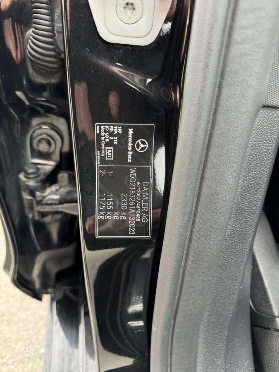 Black Mercedes-Benz CLS 350 2014 in Kaunas, with an engine capacity of 3.00 L and mileage of 95 thousand km for 23900 €, photo 30 on AUTOMOTO.COM.LV
