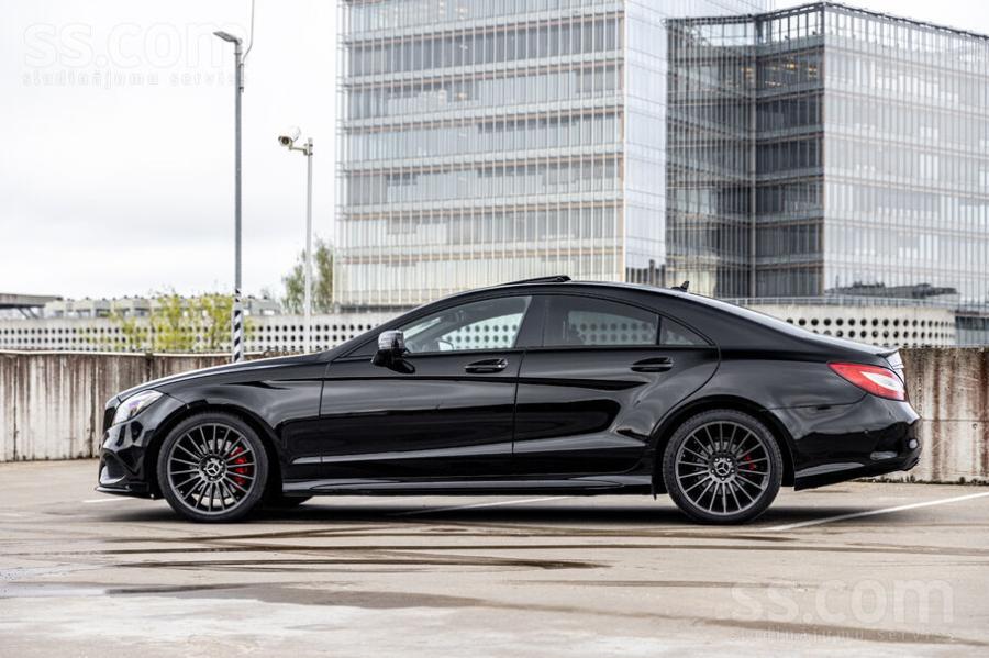 Black Mercedes-Benz CLS 350 2015 in Riga, with an engine capacity of 3.50 L and mileage of 254 thousand km for 13500 €, photo 4 on AUTOMOTO.COM.LV