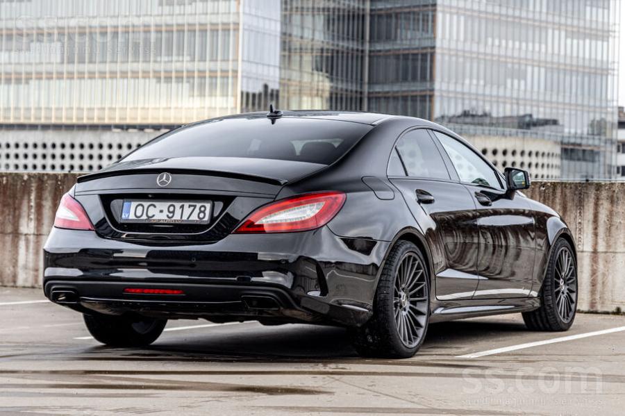 Black Mercedes-Benz CLS 350 2015 in Riga, with an engine capacity of 3.50 L and mileage of 254 thousand km for 13500 €, photo 5 on AUTOMOTO.COM.LV