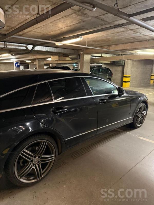 Melns Mercedes-Benz CLS 350 2015 Rīga, ar dzinēja tilpumu 3.00 L un nobraukumu 258 tūkst. km par 15000 €, foto 5 vietnē AUTOMOTO.COM.LV