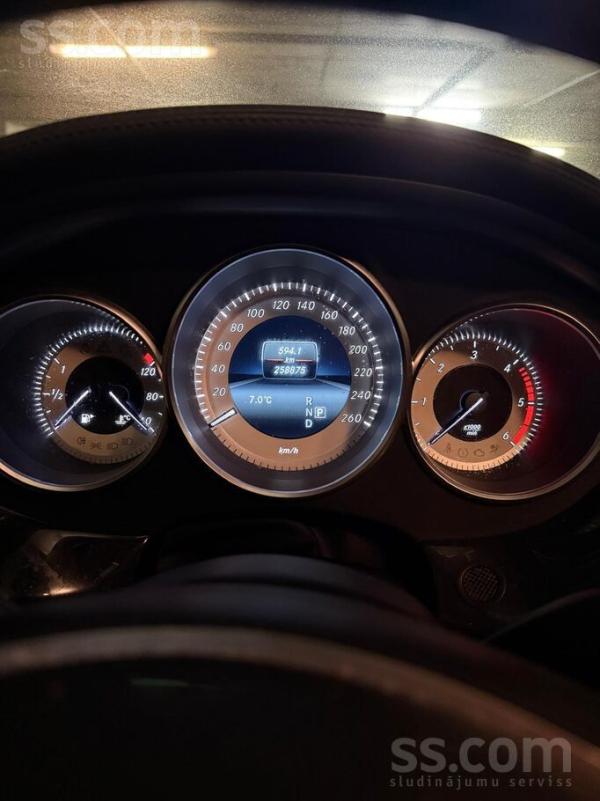 Melns Mercedes-Benz CLS 350 2015 Rīga, ar dzinēja tilpumu 3.00 L un nobraukumu 258 tūkst. km par 15000 €, foto 8 vietnē AUTOMOTO.COM.LV