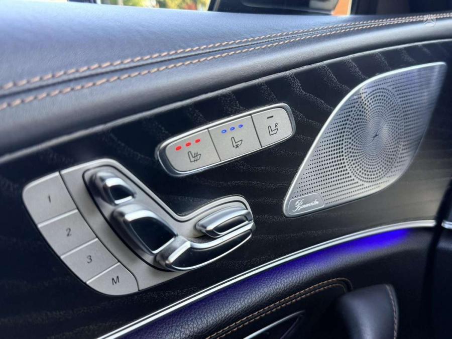 Black Mercedes-Benz CLS 350 2018 in Kaunas, with an engine capacity of 2.93 L and mileage of 234 thousand km for 30000 €, photo 30 on AUTOMOTO.COM.LV