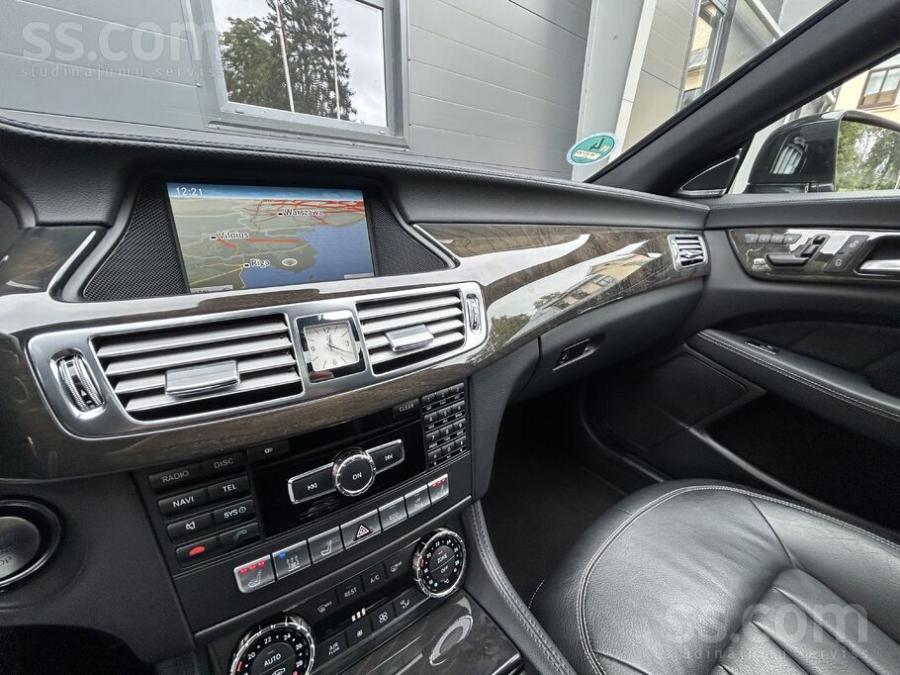 Melns Mercedes-Benz CLS 350 2012 Tukums, ar dzinēja tilpumu 3.00 L un nobraukumu 229 tūkst. km par 13490 €, foto 14 vietnē AUTOMOTO.COM.LV