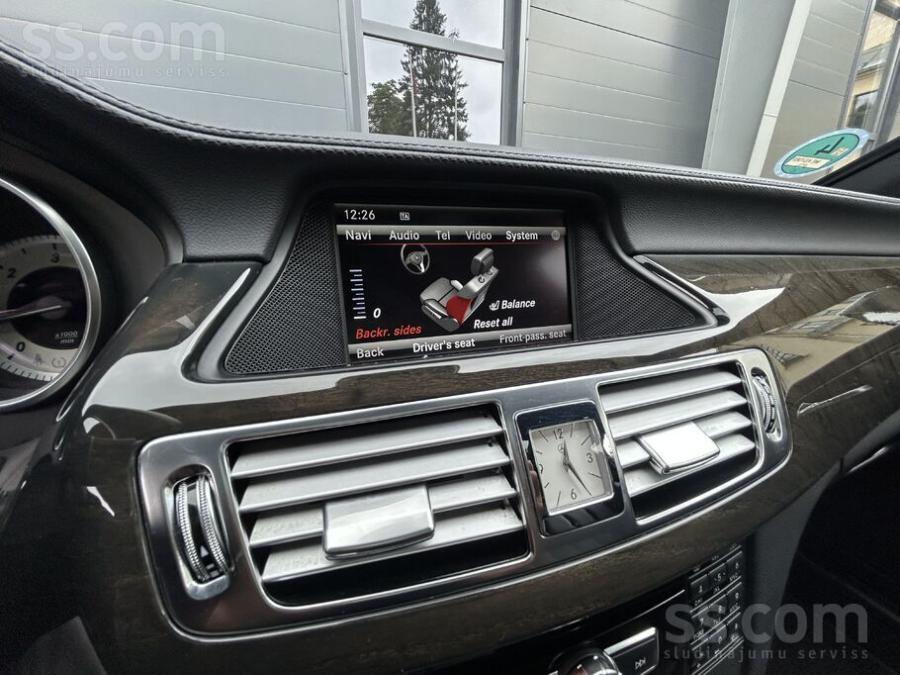 Melns Mercedes-Benz CLS 350 2012 Tukums, ar dzinēja tilpumu 3.00 L un nobraukumu 229 tūkst. km par 13490 €, foto 17 vietnē AUTOMOTO.COM.LV