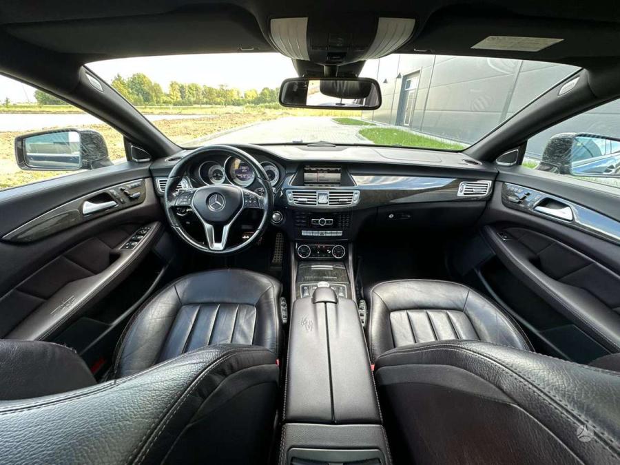 Black Mercedes-Benz CLS 350 2012 in Klaipeda, with an engine capacity of 2.99 L and mileage of 258 thousand km for 11800 €, photo 7 on AUTOMOTO.COM.LV