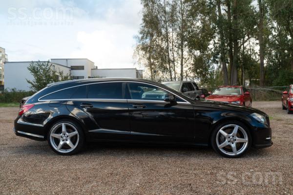 Mercedes-Benz CLS 350 2012 in Liepaja on AUTOMOTO.COM.LV Black Mercedes-Benz CLS 350 2012 in Liepaja, with an engine capacity of 3.00 L and mileage of 308 thousand km for 9900 €, photo 6 on AUTOMOTO.COM.LV