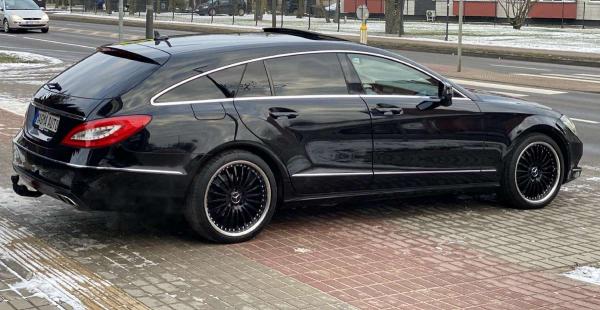 Black Mercedes-Benz CLS 350 2013 in Marijampole, with an engine capacity of 2.99 L and mileage of 330 thousand km for 12650 €, photo 5 on AUTOMOTO.COM.LV