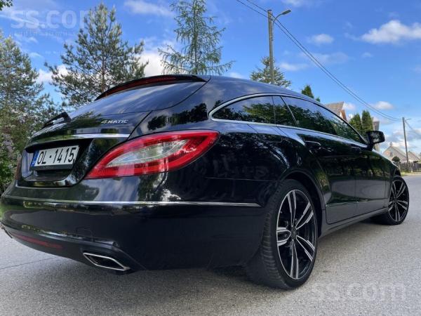 Melns Mercedes-Benz CLS 350 2013 Daugavpils, ar dzinēja tilpumu 3.00 L un nobraukumu 385 tūkst. km par 10500 €, foto 5 vietnē AUTOMOTO.COM.LV