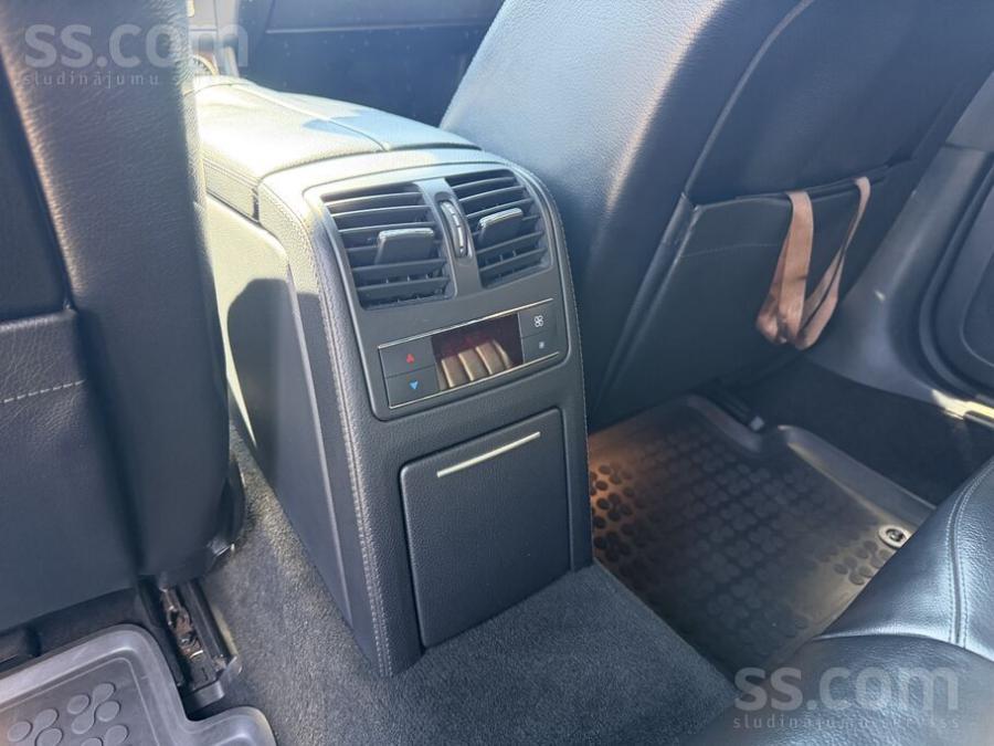 Melns Mercedes-Benz CLS 350 2013 Rīga, ar dzinēja tilpumu 3.00 L un nobraukumu 179 tūkst. km par 14500 €, foto 8 vietnē AUTOMOTO.COM.LV
