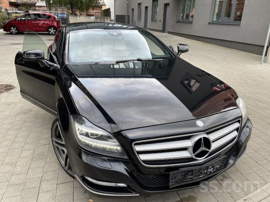 Melns Mercedes-Benz CLS 350 2013 Daugavpils, ar dzinēja tilpumu 3.00 L un nobraukumu 380 tūkst. km par 12300 €, foto 5 vietnē AUTOMOTO.COM.LV