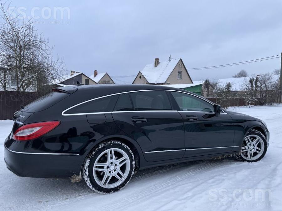 Melns Mercedes-Benz CLS 350 2013 Daugavpils, ar dzinēja tilpumu 3.00 L un nobraukumu 380 tūkst. km par 12300 €, foto 16 vietnē AUTOMOTO.COM.LV