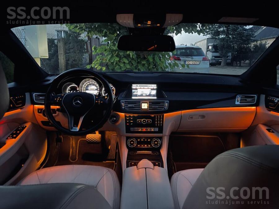 Melns Mercedes-Benz CLS 350 2013 Daugavpils, ar dzinēja tilpumu 3.00 L un nobraukumu 380 tūkst. km par 12300 €, foto 23 vietnē AUTOMOTO.COM.LV