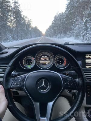 Melns Mercedes-Benz CLS 350 2013 Daugavpils, ar dzinēja tilpumu 3.00 L un nobraukumu 380 tūkst. km par 12300 €, foto 26 vietnē AUTOMOTO.COM.LV