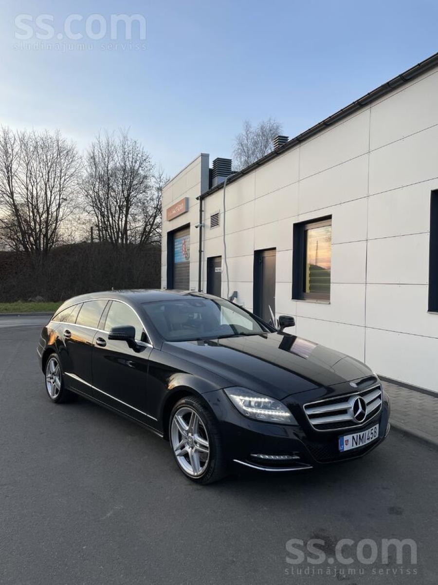 Melns Mercedes-Benz CLS 350 2013 Daugavpils, ar dzinēja tilpumu 3.00 L un nobraukumu 380 tūkst. km par 12300 €, foto 27 vietnē AUTOMOTO.COM.LV