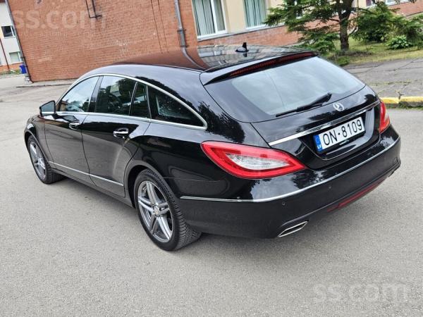 Melns Mercedes-Benz CLS 350 2013 Jēkabpils, ar dzinēja tilpumu 3.00 L un nobraukumu 329 tūkst. km par 11990 €, foto 8 vietnē AUTOMOTO.COM.LV