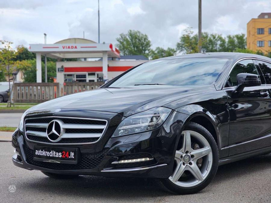 Black Mercedes-Benz CLS 350 2013 in Siauliai, with an engine capacity of 2.99 L and mileage of 232 thousand km for 12950 €, photo 5 on AUTOMOTO.COM.LV